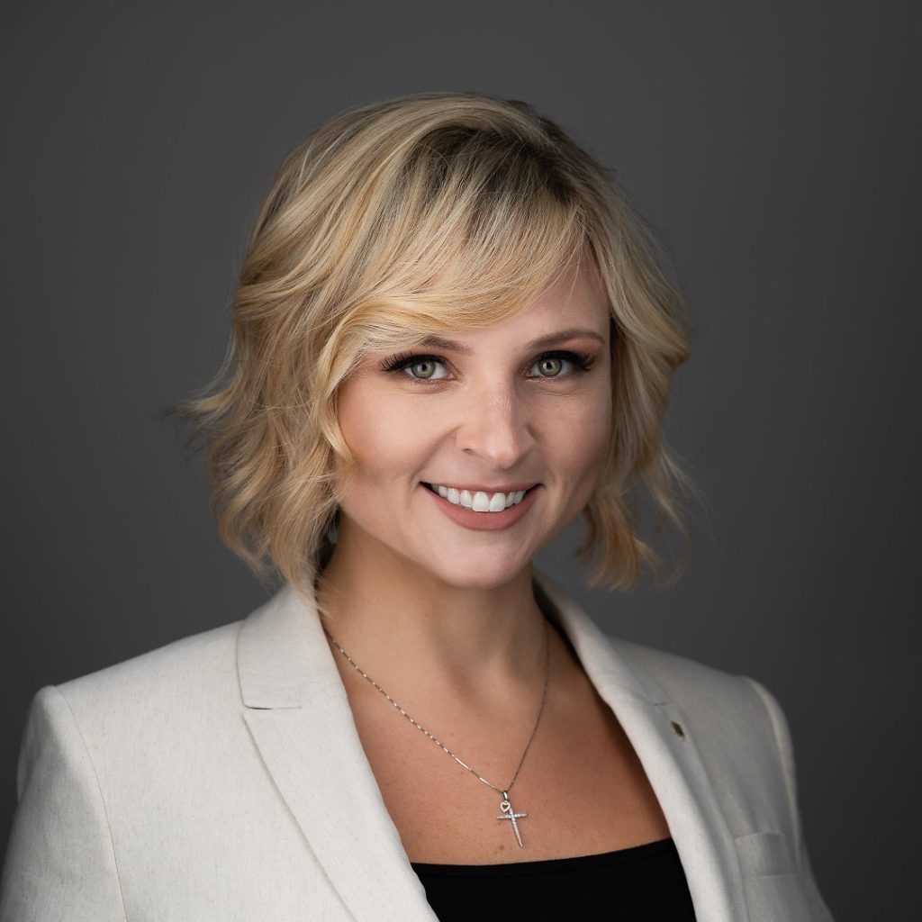 Ashley Muñoz - Right Side Broadcasting Network (RSBN)