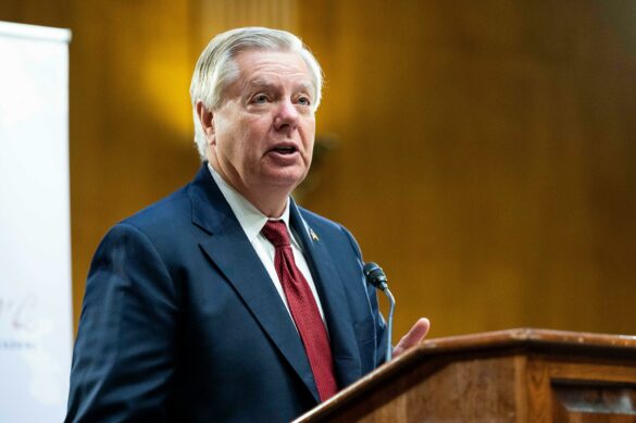 President Trump endorses Lindsey Graham ahead of South Carolina Senate ...