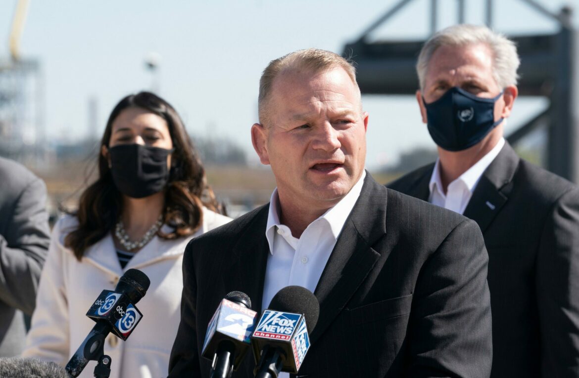 Rep. Nehls pressures Wray on Ray Epps, double standard of justice