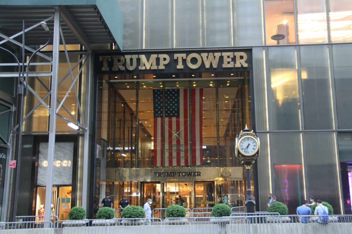 Major crowd gathers outside Trump Tower in support of President Trump