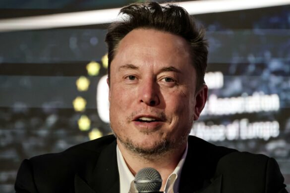 Trump defends comments by Elon Musk