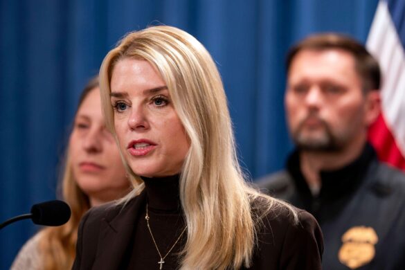 18 House Republicans join with Democrats to pass Ukraine aid package
